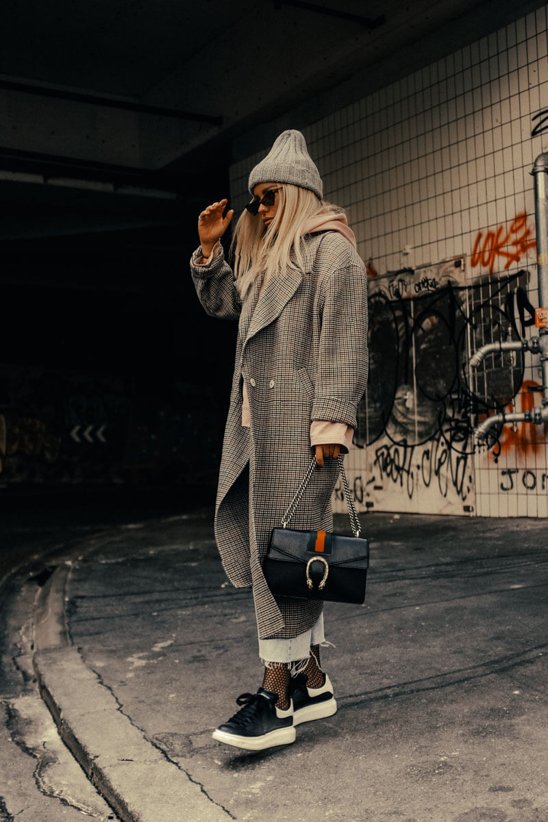 Stylish warm preset - Mobile presets for Lightroom